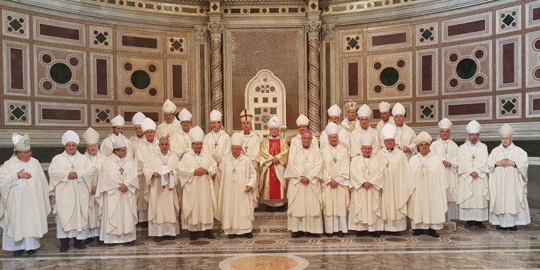 Misa en la basílica de San Juan de Letrán para comenzar el segundo día ...